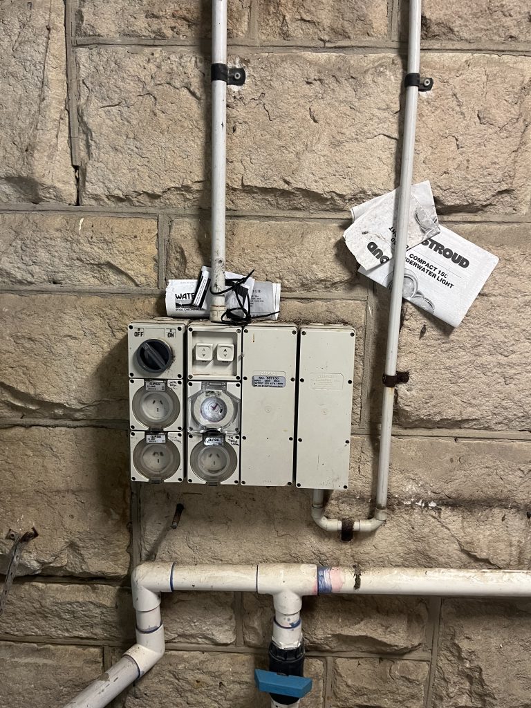 Lightning Bult's Surge Protector Services | Protection to your Power ...